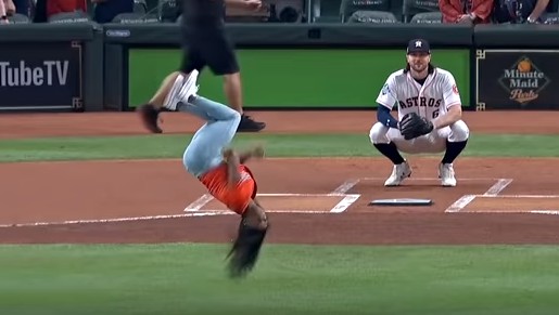 Video: Bailza priecē simboliskā metiena pasākumā – Solis pa kreisi ...