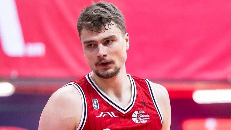 Helmanis iemet septiņus punktus, Meksikas čempione brauc pāri ar +56 ...
